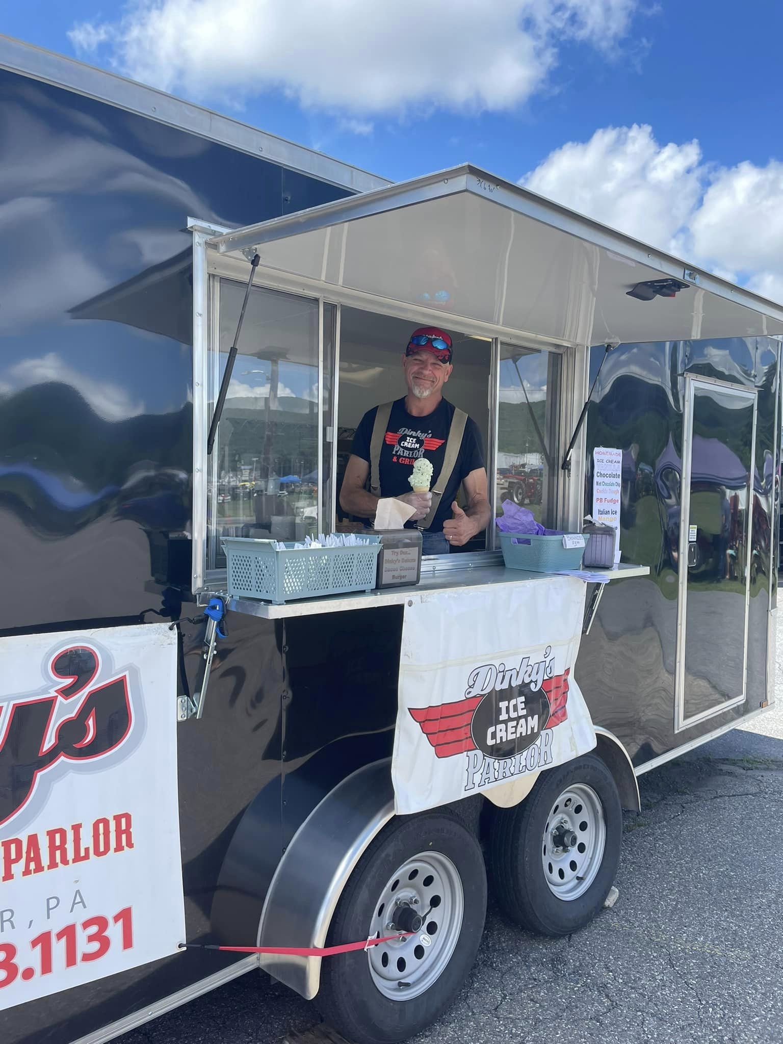 Dinky's Sliders & Ice Cream Snack Shack - Dinky's Food Trucks